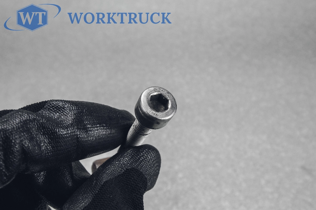 1422474 Винт M8*70 в сборе с пальцем хомута V-образного сечения для ...