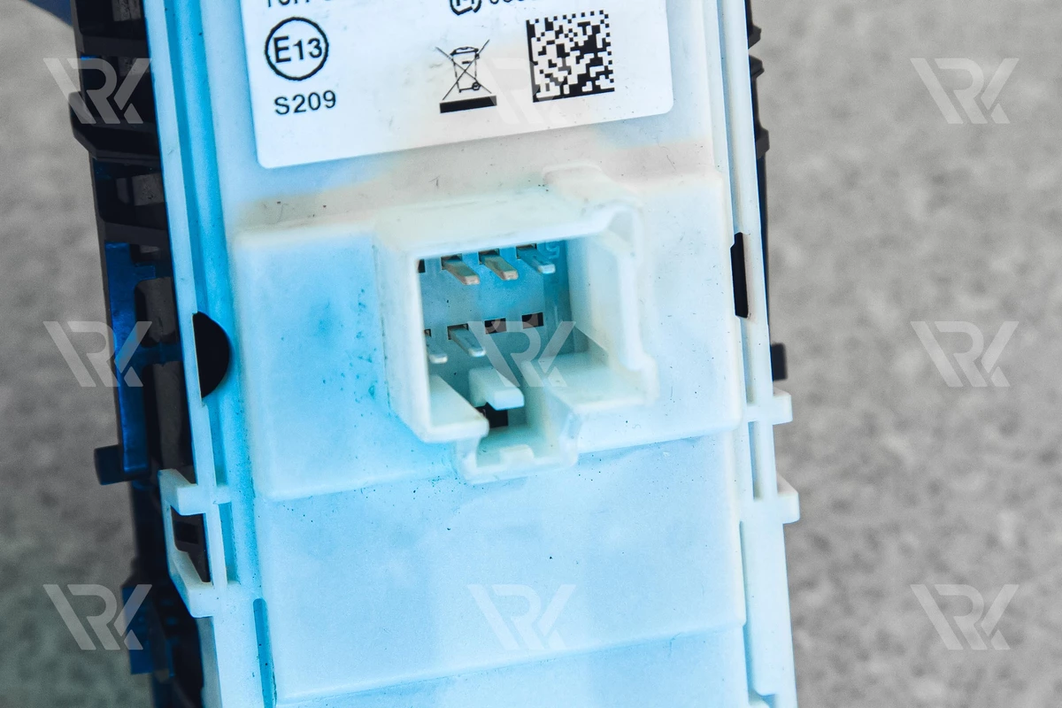 2569029 Блок управления стеклоподъемником и центральным замком со ...